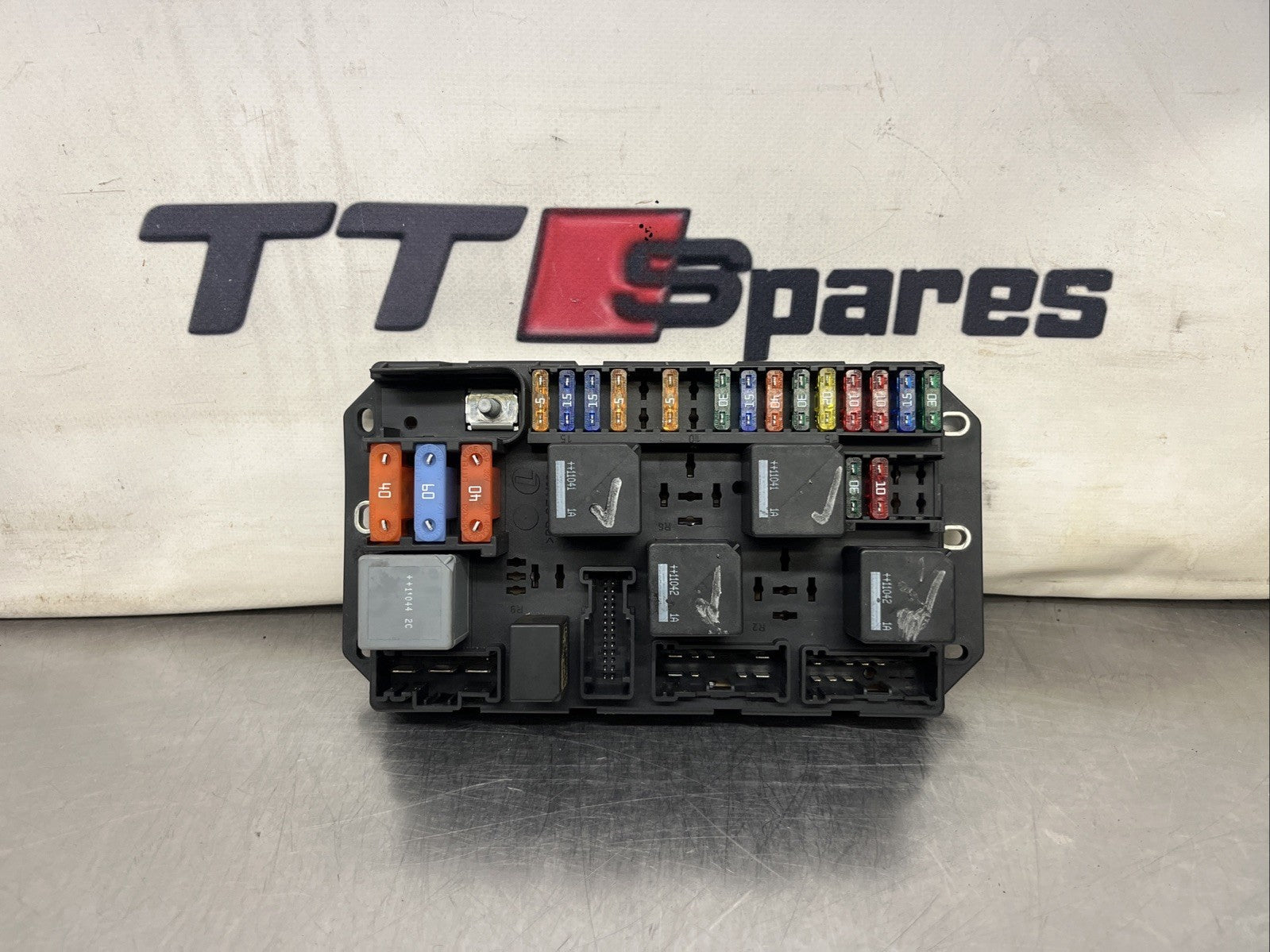 Range Rover L322 Interior Boot Fuse Box BH4214N030AA – TT Spares